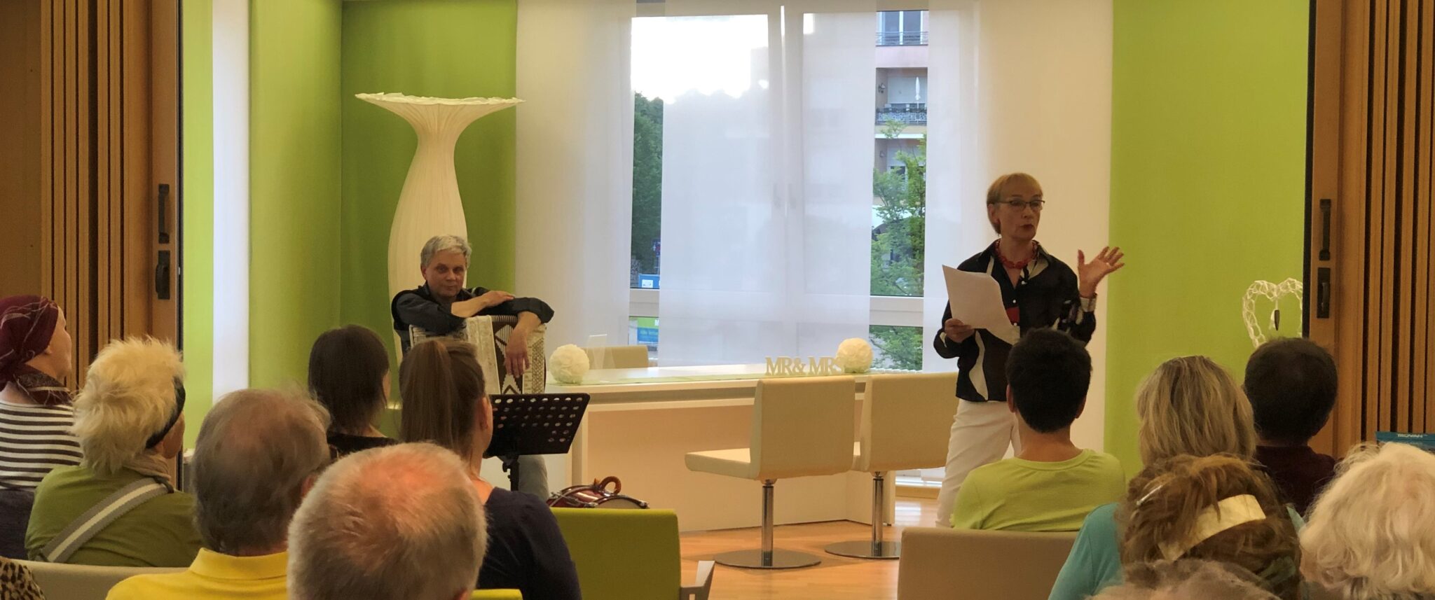 Ausstellungseröffnung – Veronika Raddatz präsentiert ihre bunte ...